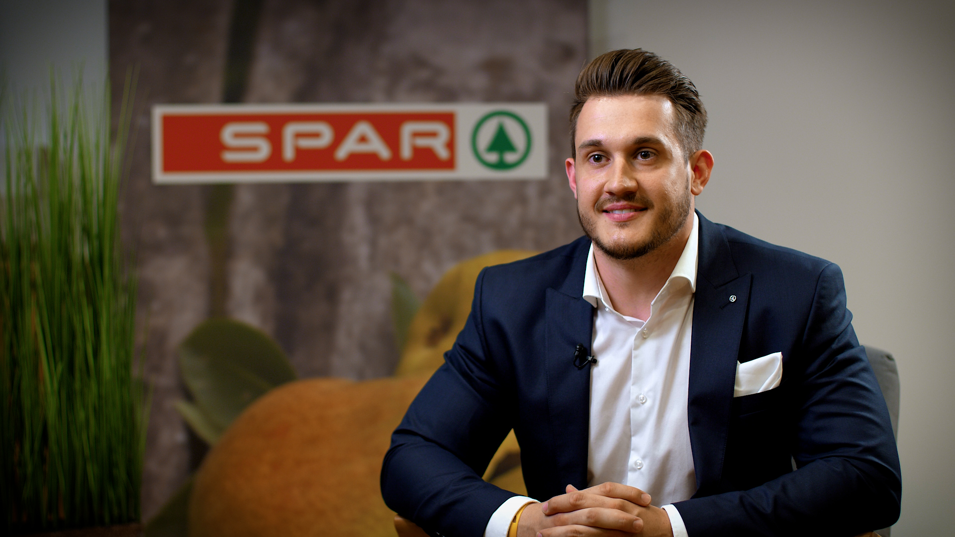 Lukas Bauer | Filialgebietsleiter | whatchado